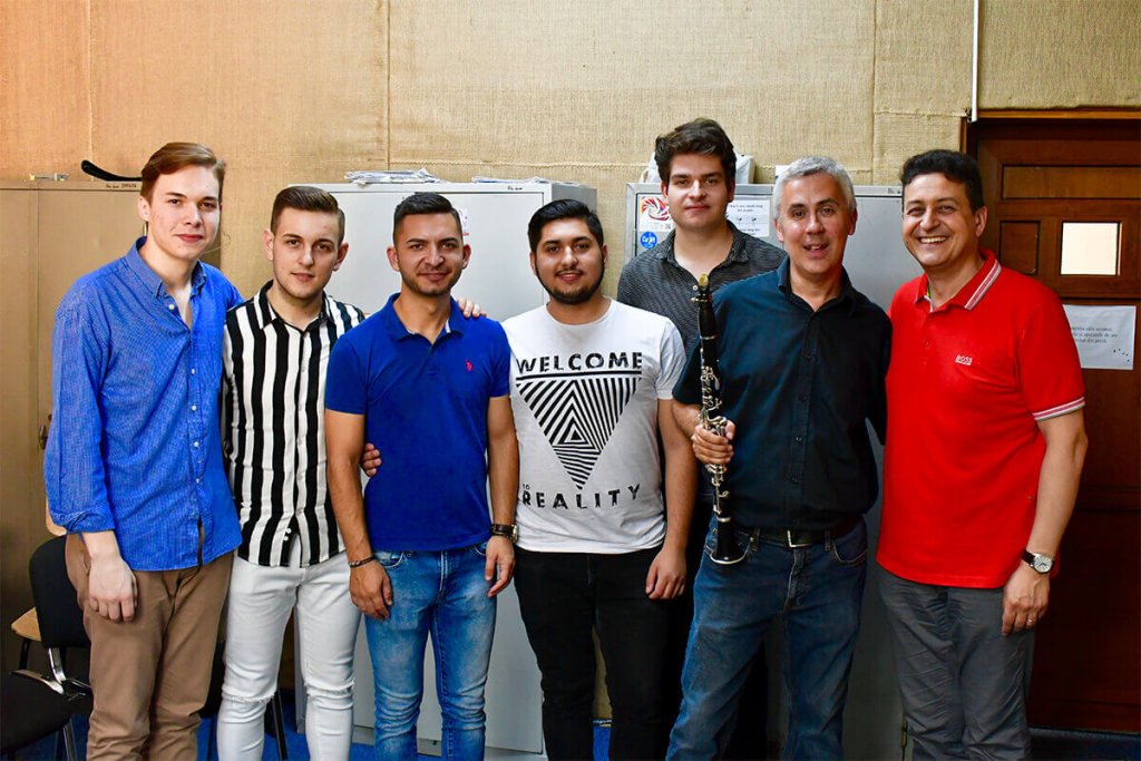 Zoeter Works with Romanian Clarinet Students - Shenandoah University